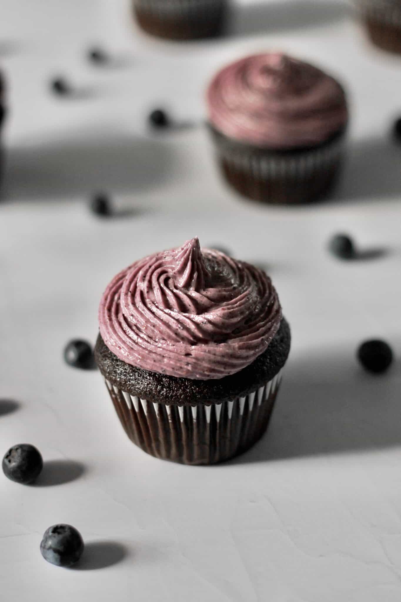 How to Freeze and Store Cupcakes with Frosting - Susan Brings Dessert